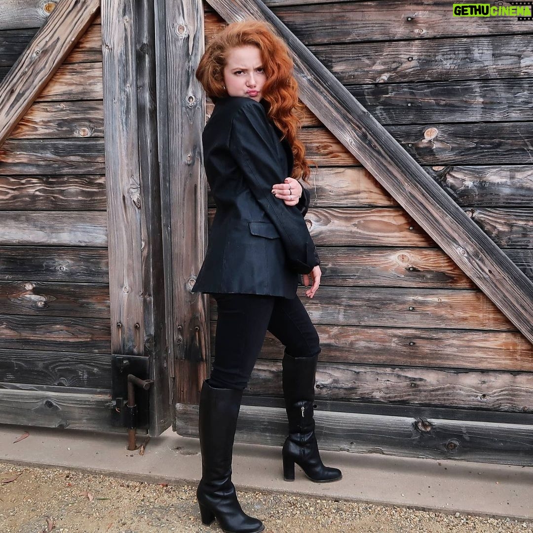 Francesca Capaldi Instagram – 🖤🤍 | Gethu Cinema