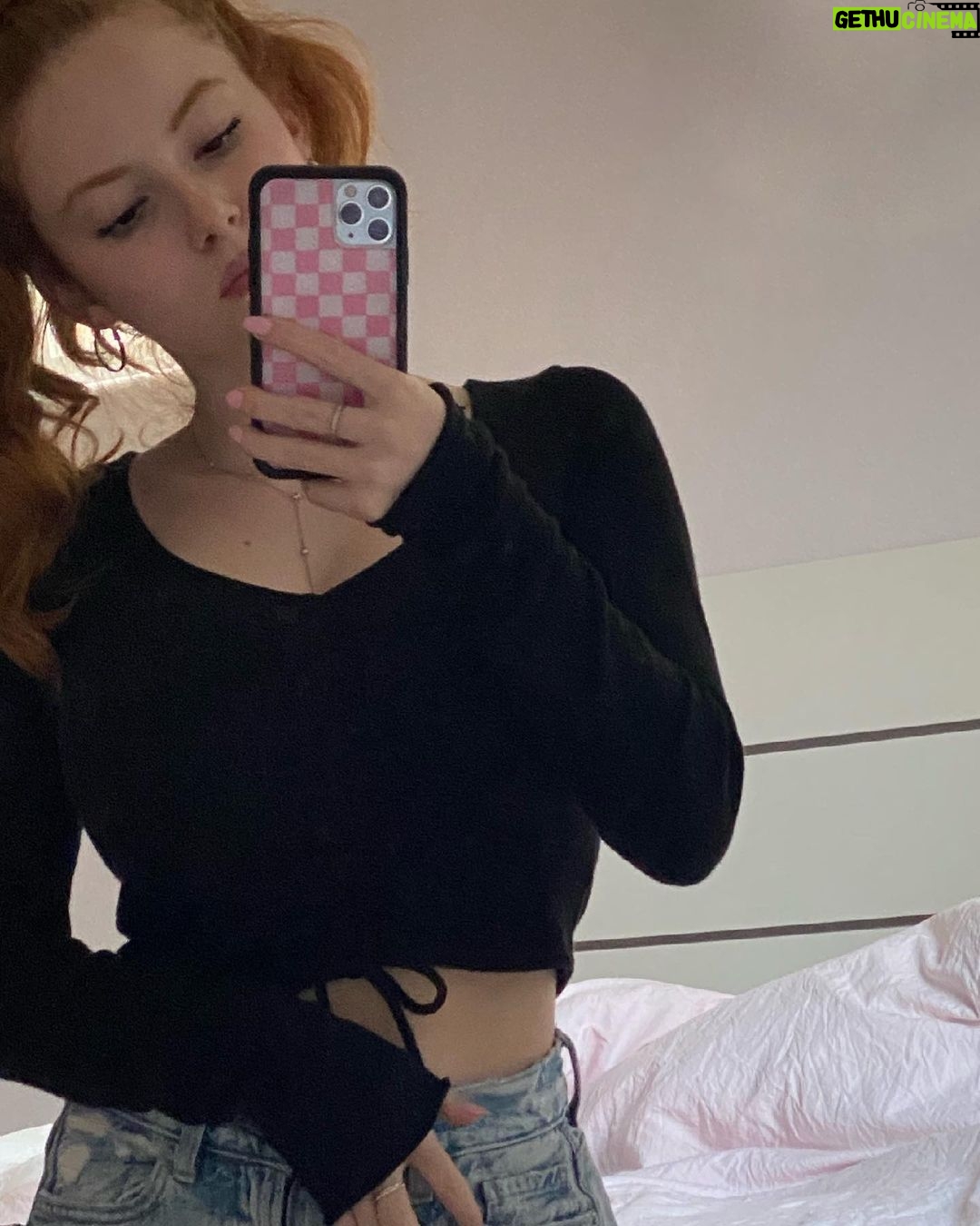 Francesca Capaldi Instagram – Mirror mirror on the wall🪞 | Gethu Cinema