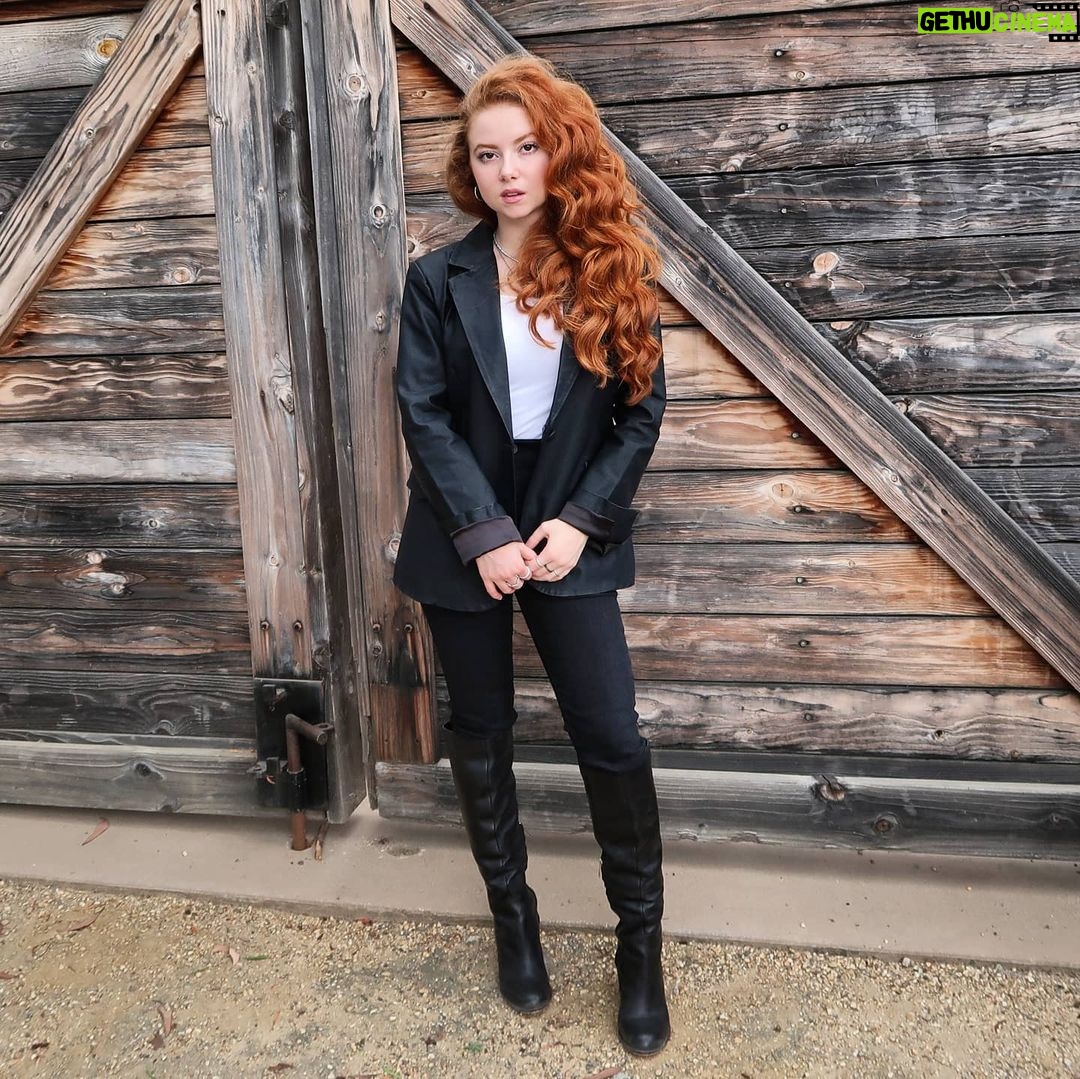 Francesca Capaldi Instagram – 🖤🤍 | Gethu Cinema