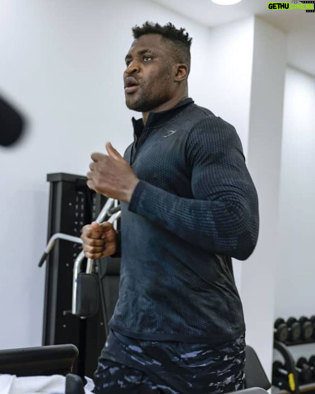 Francis Ngannou Instagram – Putting in work to start this new year ...