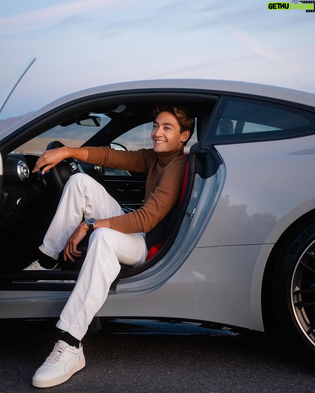 George Russell Instagram – Golden hour 🌇 | Gethu Cinema