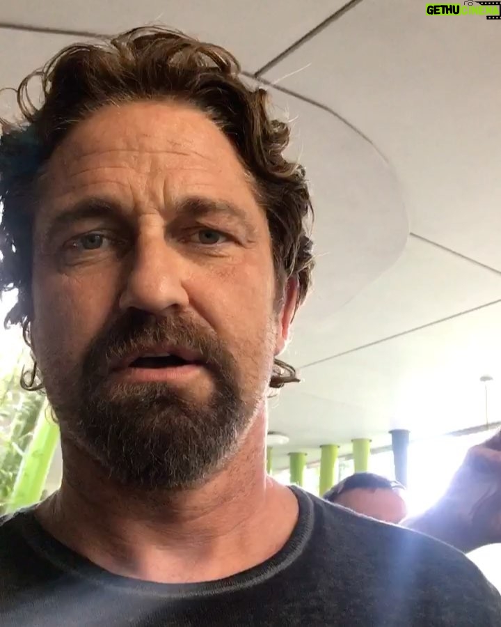 Gerard Butler Instagram – Made a new friend 🐼 Zoo Berlin | Gethu Cinema