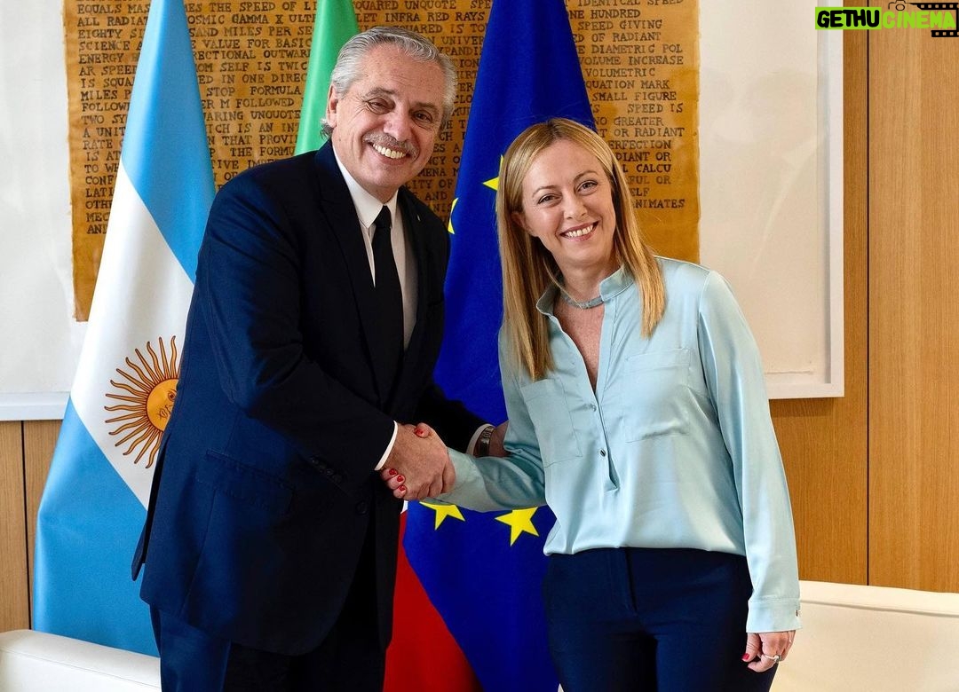 Actress Giorgia Meloni HD Instagram Photos and Wallpapers July 2023 ...