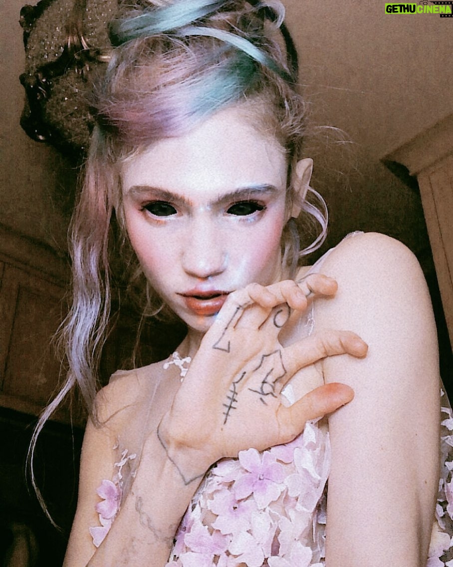 Grimes Instagram – | Gethu Cinema