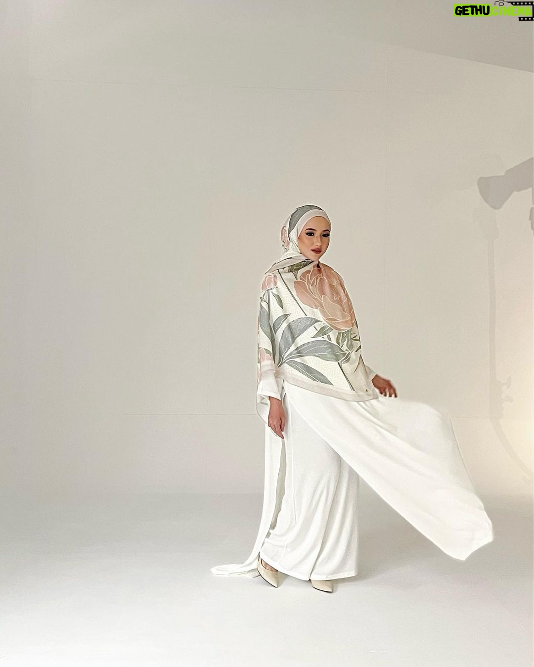 Hannah Delisha Instagram – some bts photoshoot for @sigadistya raya ...
