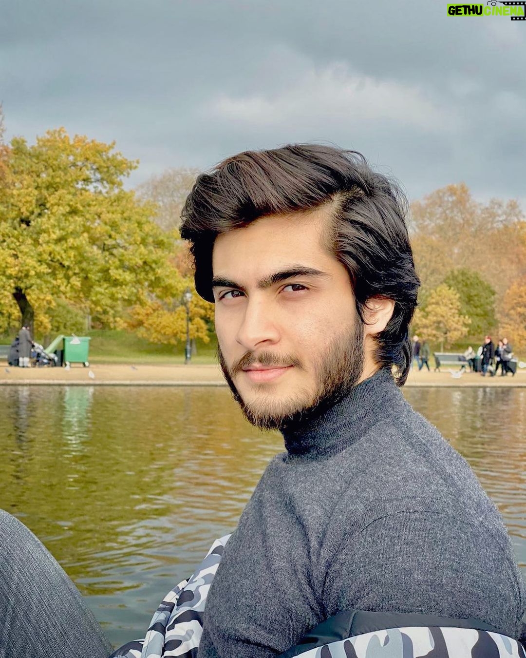 Haroon Kadwani Instagram – The art of eye contact… #HydePark # ...