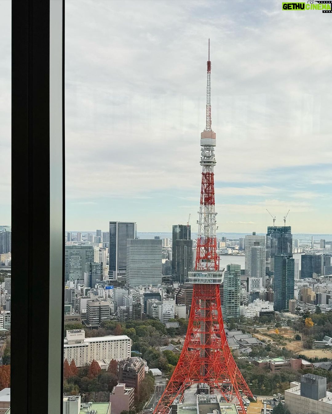 Hitomi Honda Instagram – . 街中キラキラしてて 毎日が最高にしあわせだね🤝🏻🤍 @fendi💫 #fendi #pr ...