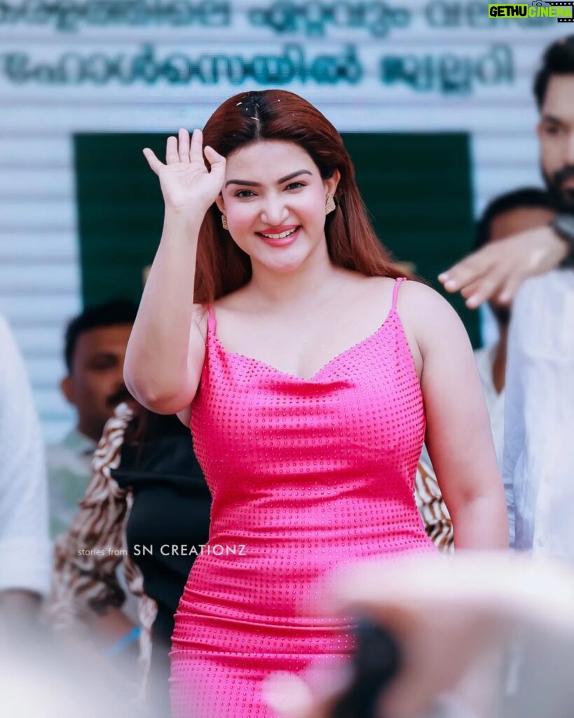 Actress Honey Rose HD Instagram Photos and Wallpapers March 2024 | Gethu Cinema