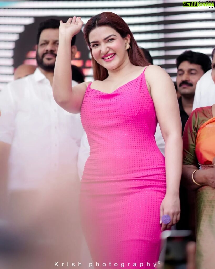 Actress Honey Rose HD Instagram Photos and Wallpapers March 2024 | Gethu Cinema
