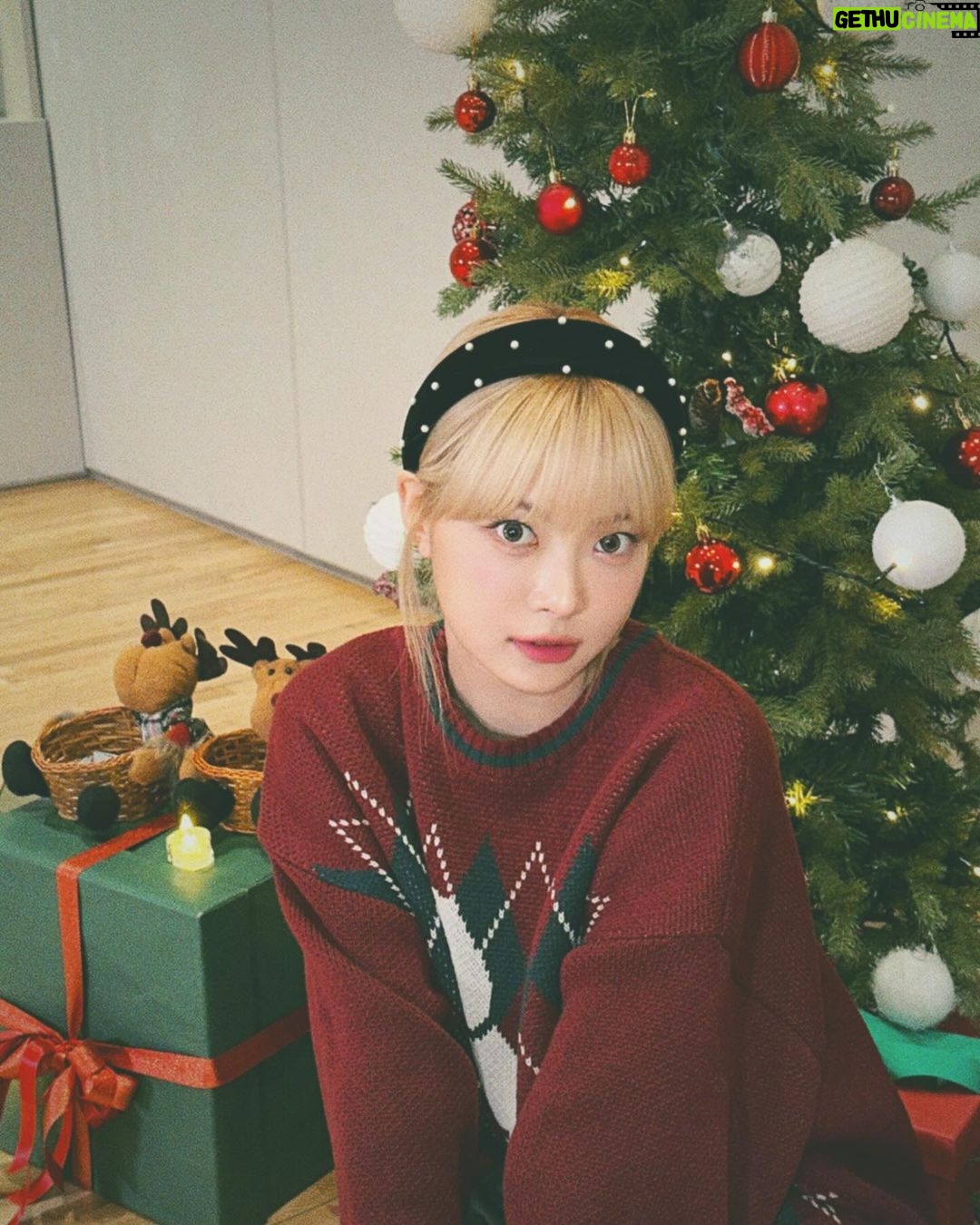 Hong Eun-chae Instagram – 🎄🎅 | Gethu Cinema