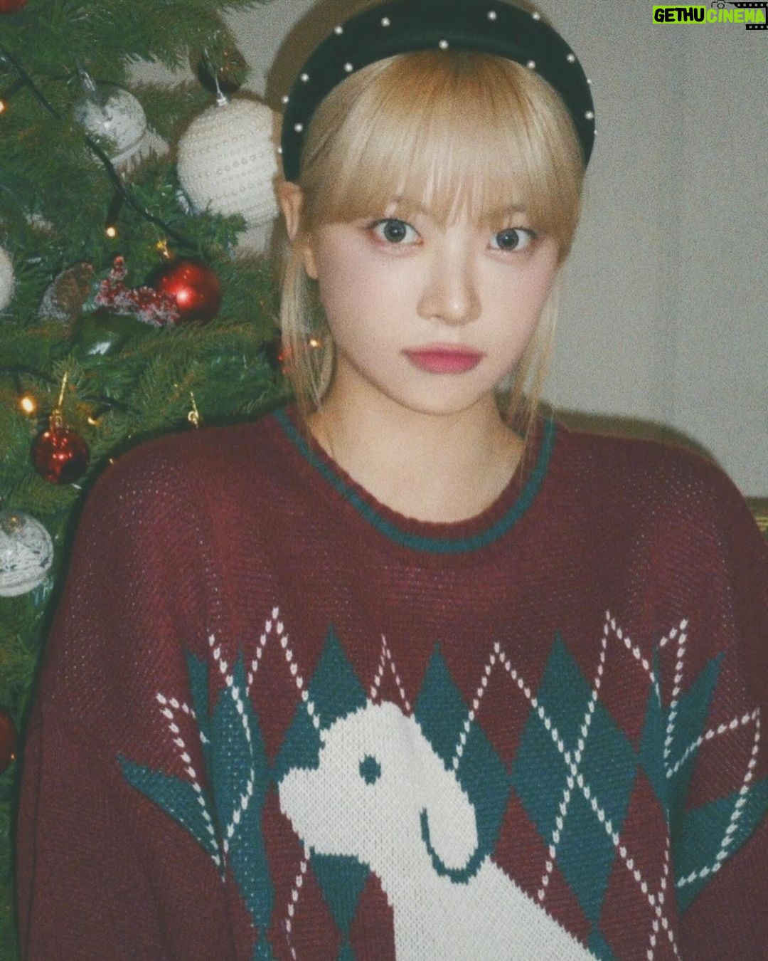 Hong Eun-chae Instagram – 🎄🎅 | Gethu Cinema