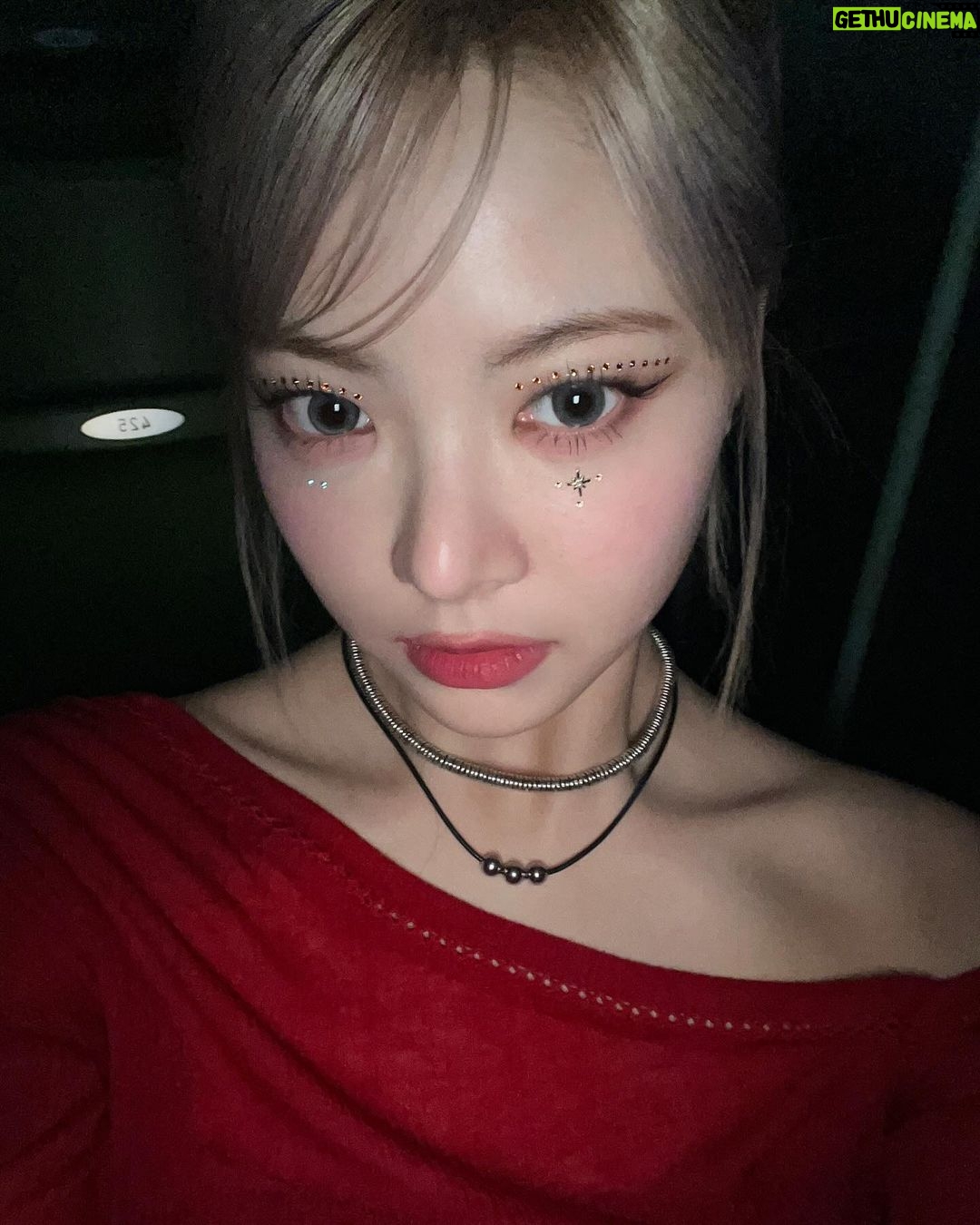 Hong Eun-chae Instagram – 🥀💄 | Gethu Cinema