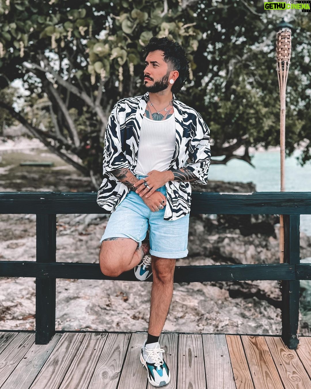 Actor Ismael Prego HD Instagram Photos and Wallpapers February 2023 ...