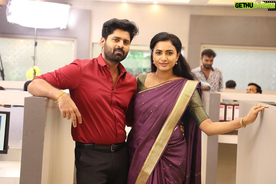 Actress Janani Ashok Kumar HD Instagram Photos and Wallpapers January ...