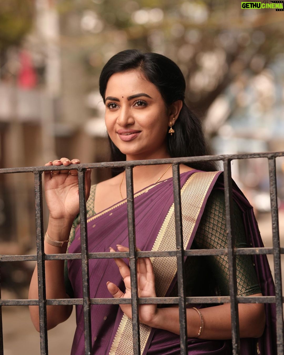 Actress Janani Ashok Kumar HD Instagram Photos and Wallpapers January ...