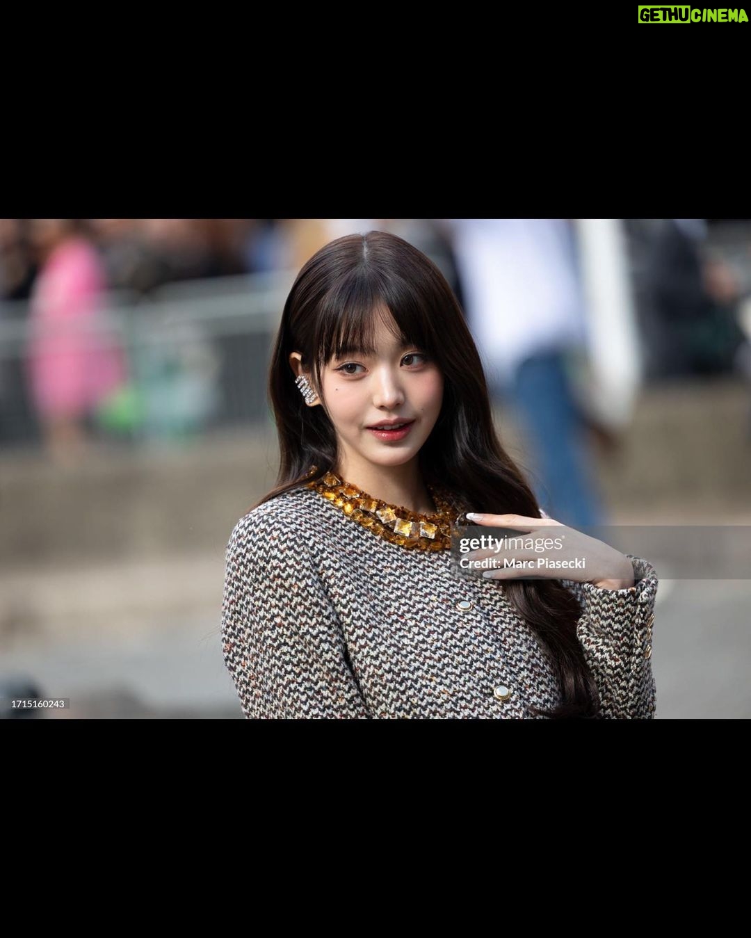 Jang Won-young Instagram – In a good place with good people🖤Love u Paris💋💋@miumiu | Gethu Cinema