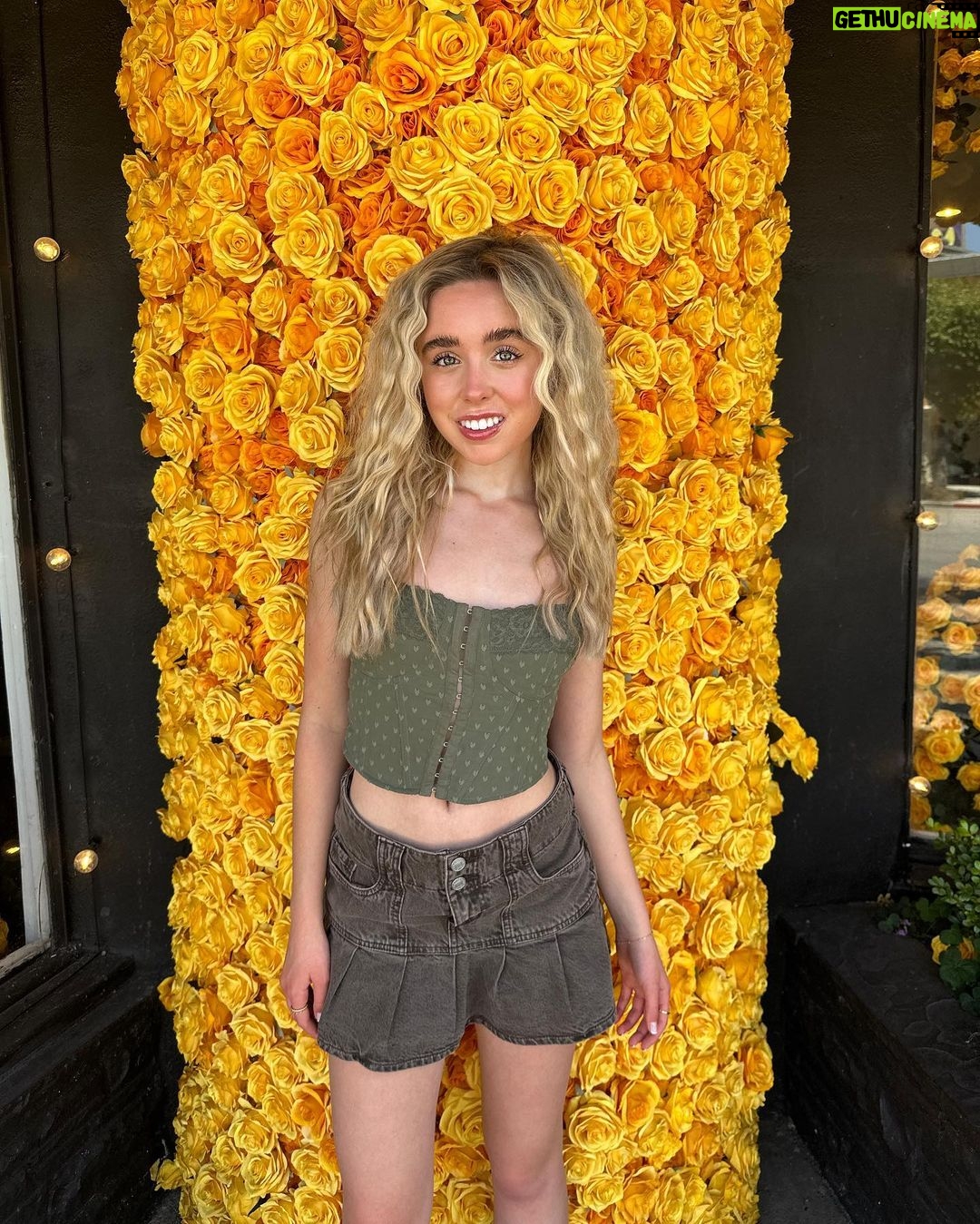 Jenna Davis Instagram – These roses aren’t red 💛 p.s. shop @pacsun for ...