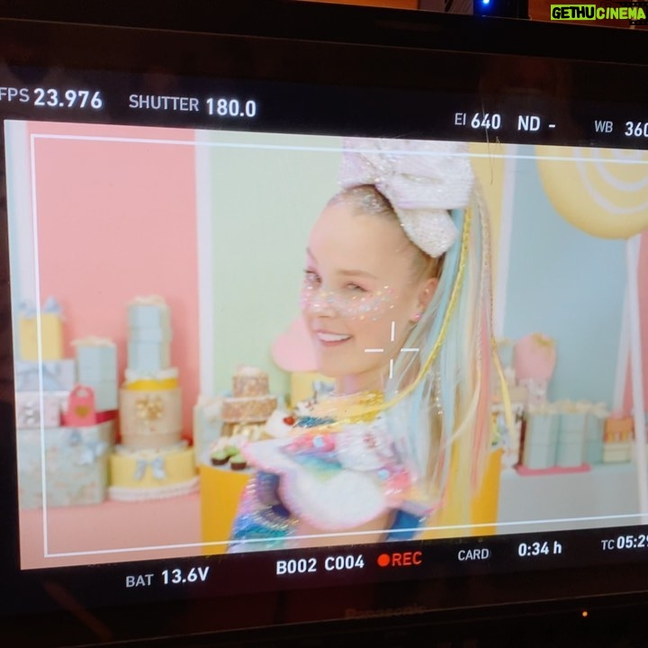 JoJo Siwa Instagram – “I BELIEVE IN SANTA” The official Music Video IS ...