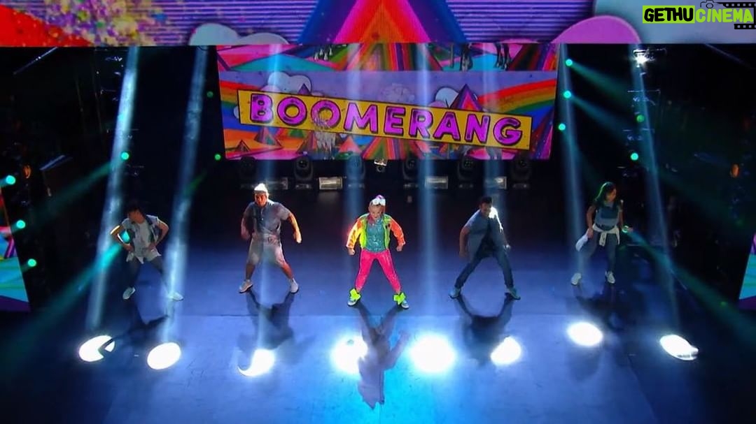 JoJo Siwa Instagram – WATCH ME PERFORM BOOMERANG LIVE RIGHT NOW!! Link ...