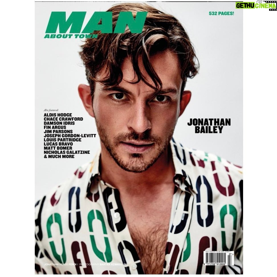 Jonathan Bailey Instagram – Wearing @fendi for @_manabouttownuk . 📸 ...