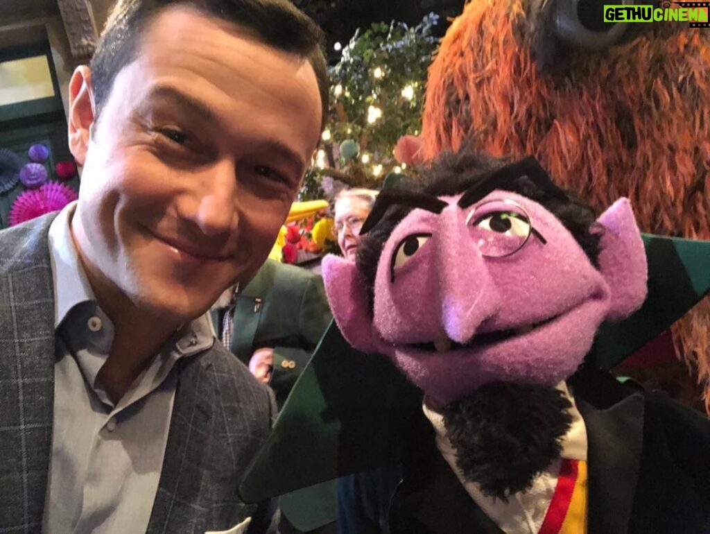 Actor Joseph Gordon-Levitt HD Instagram Photos and Wallpapers June 2020 ...