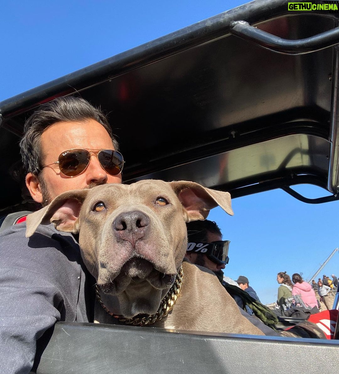 Justin Theroux Instagram – A few #BTS 📸 of tomorrow’s ep of The ...