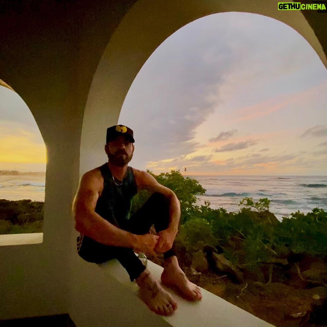 Justin Theroux Instagram – 2020 🌬🌴 🌞 Dorado Beach, a Ritz-Carlton ...