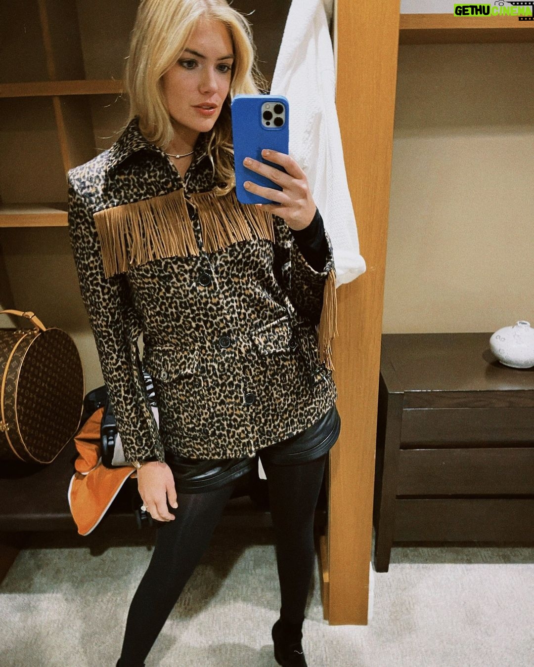 Kate Upton Instagram – Leopard print AND fringe? I’m obsessed. 🤠 ...