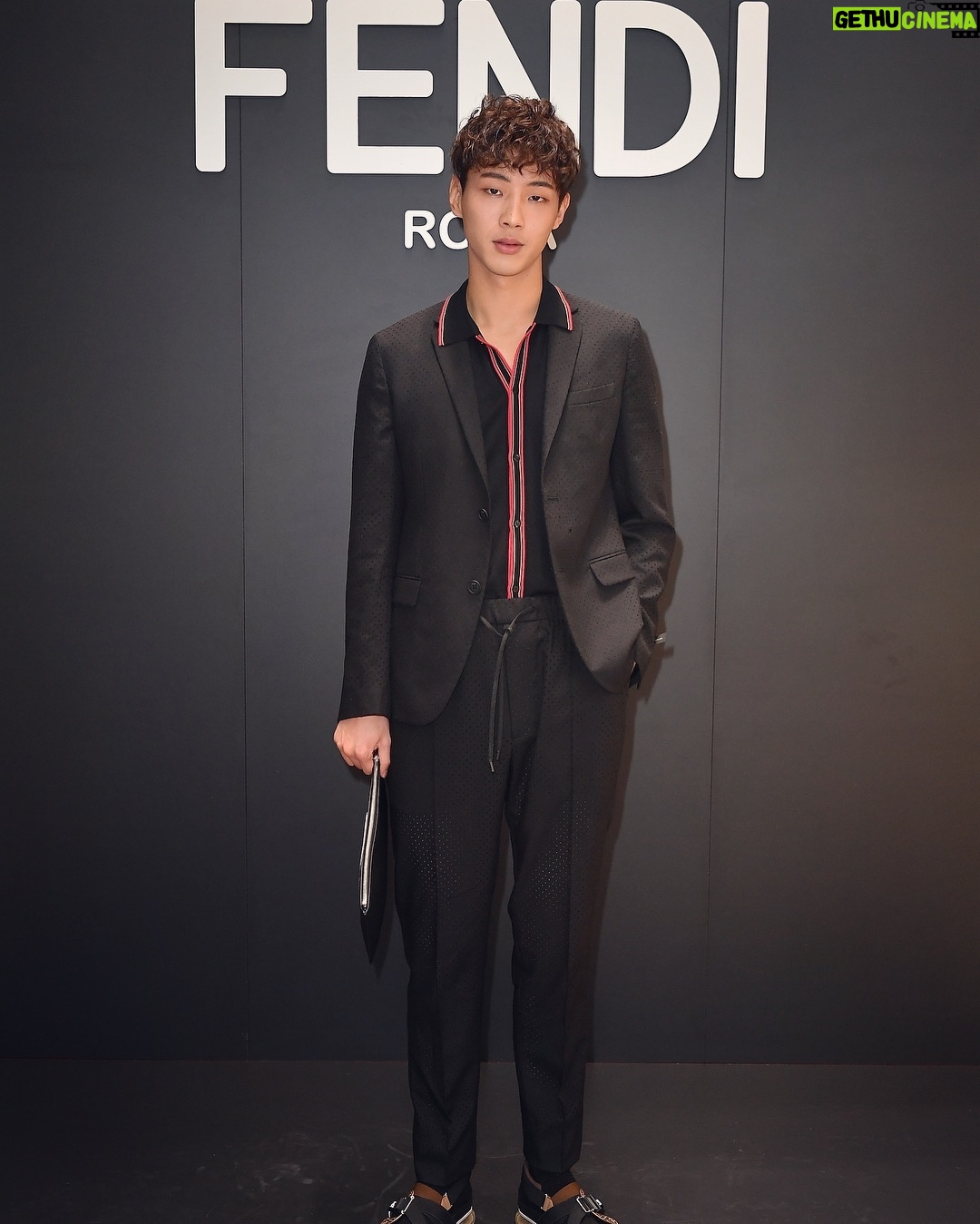 Kim Ji-soo Instagram – Fendi boy #FendiFW19 #Fendi Fendi Showroom | Gethu Cinema