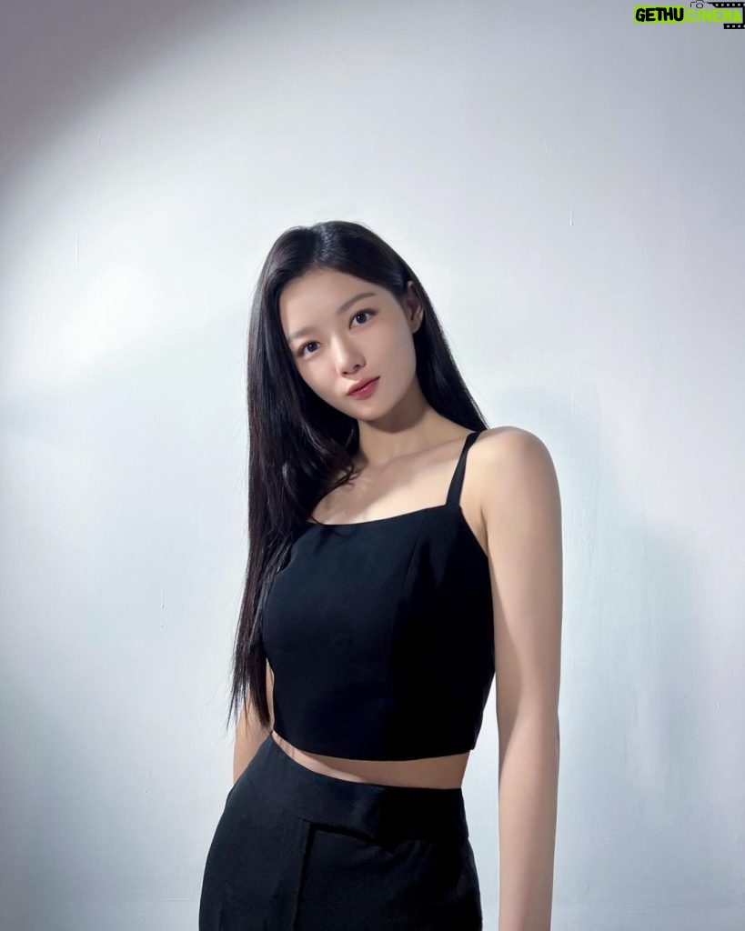 Actress Kim You-jung HD Instagram Photos and Wallpapers September 2023 ...