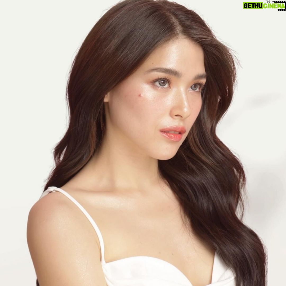 Kylie Padilla Instagram – The @cheonsa.glow effect is as real as it gets 🤍🌙🪽 we are available at ...