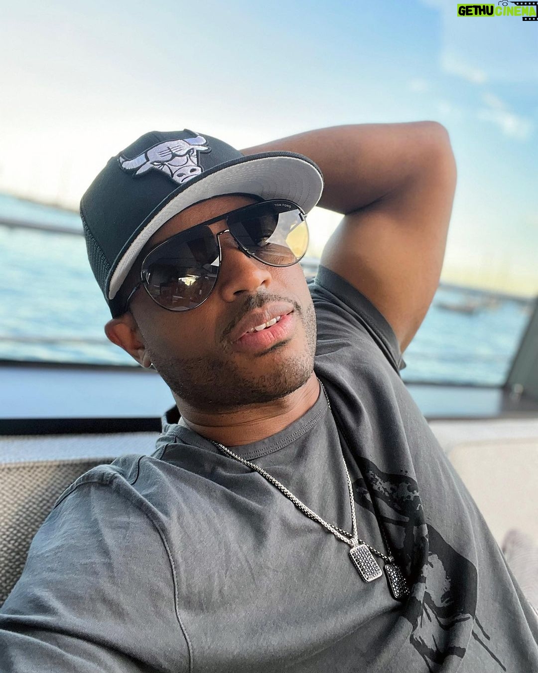 Larenz Tate Instagram – Inner peace is the new success! Ya dig! 🤍 ...