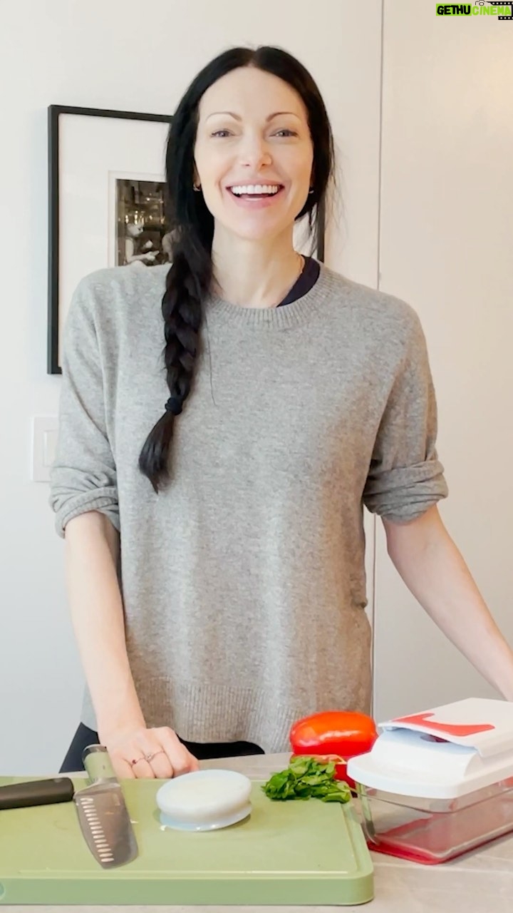 Laura Prepon Instagram – What’s for Dinner? It’s Taco Tuesday! 🌮 Hey ...