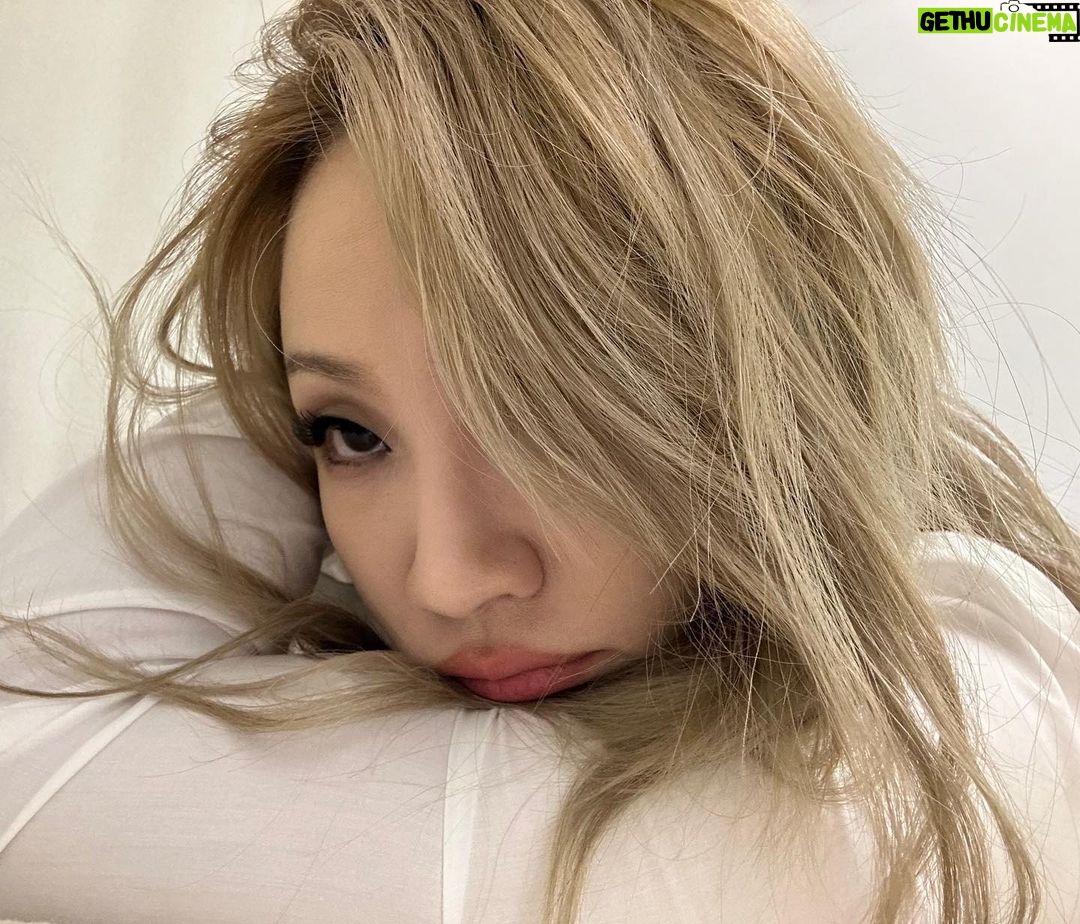 Lee Chae-rin Instagram – Risk it all | Gethu Cinema