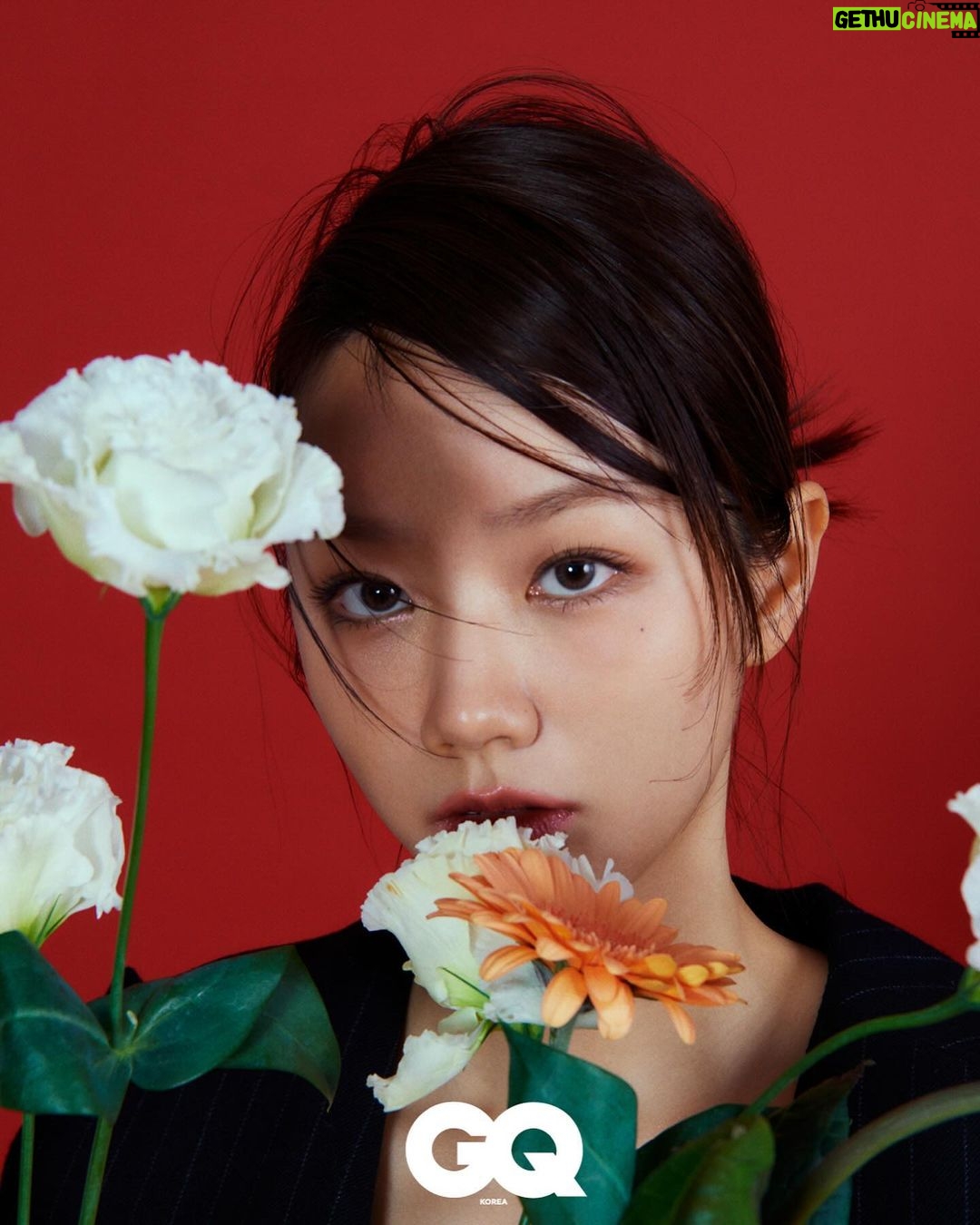 Lee Hye-ri Instagram – HYERI NEW YEAR ! 🖤 | Gethu Cinema