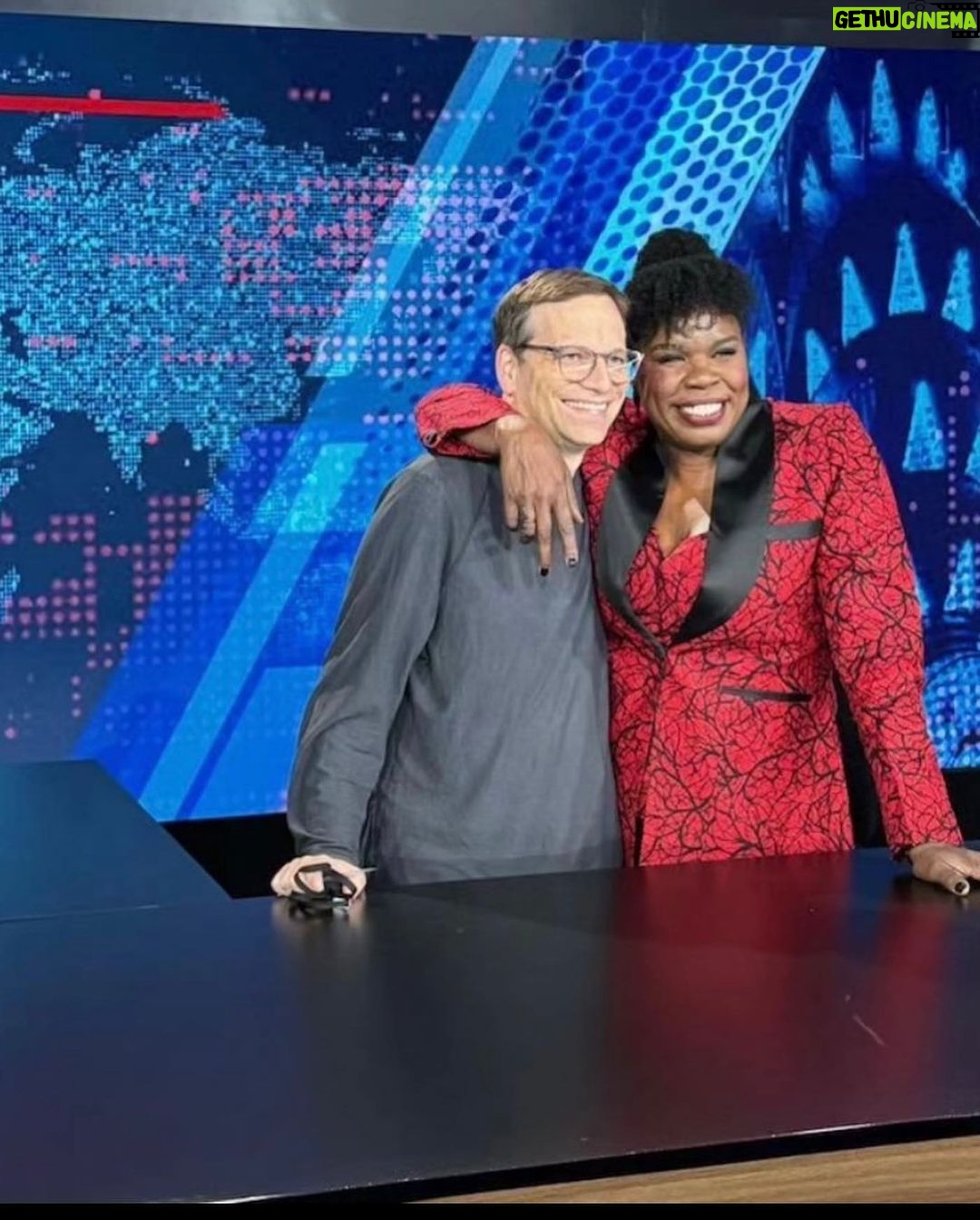 Leslie Jones Most Liked Photos and Posts | Gethu Cinema