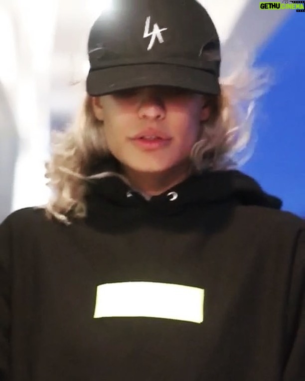 Lisa Haydon Instagram – #supreme @supremenewyork @jahwadia | Gethu Cinema