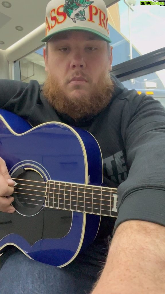 Actor Luke Combs HD Instagram Photos and Wallpapers March 2023 | Gethu ...