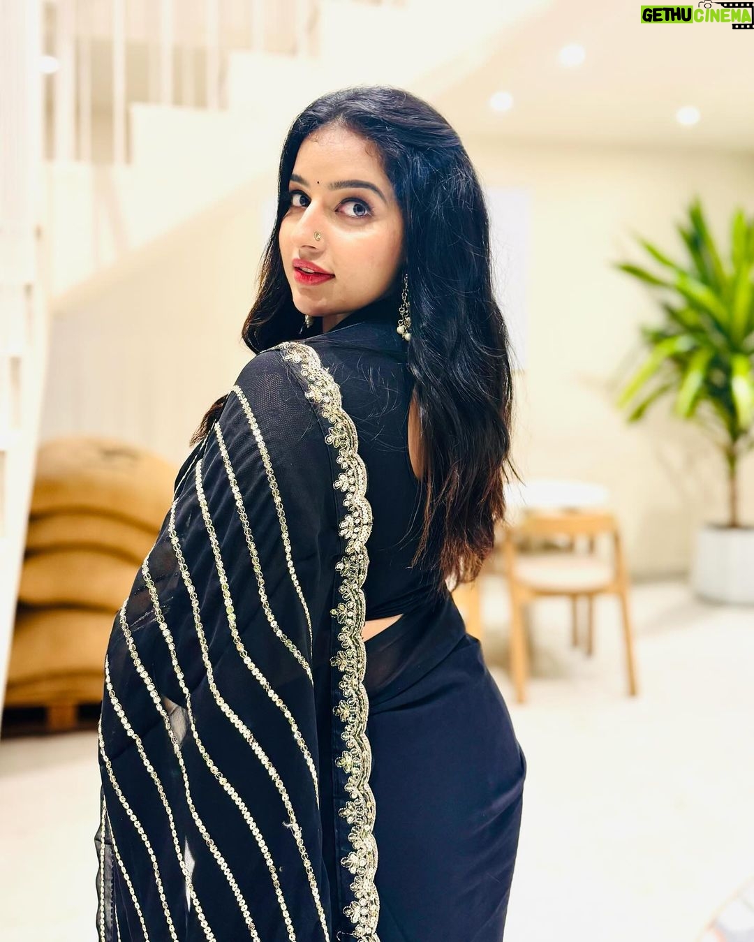 Actress Malavika Menon HD Instagram Photos and Wallpapers February 2024 ...