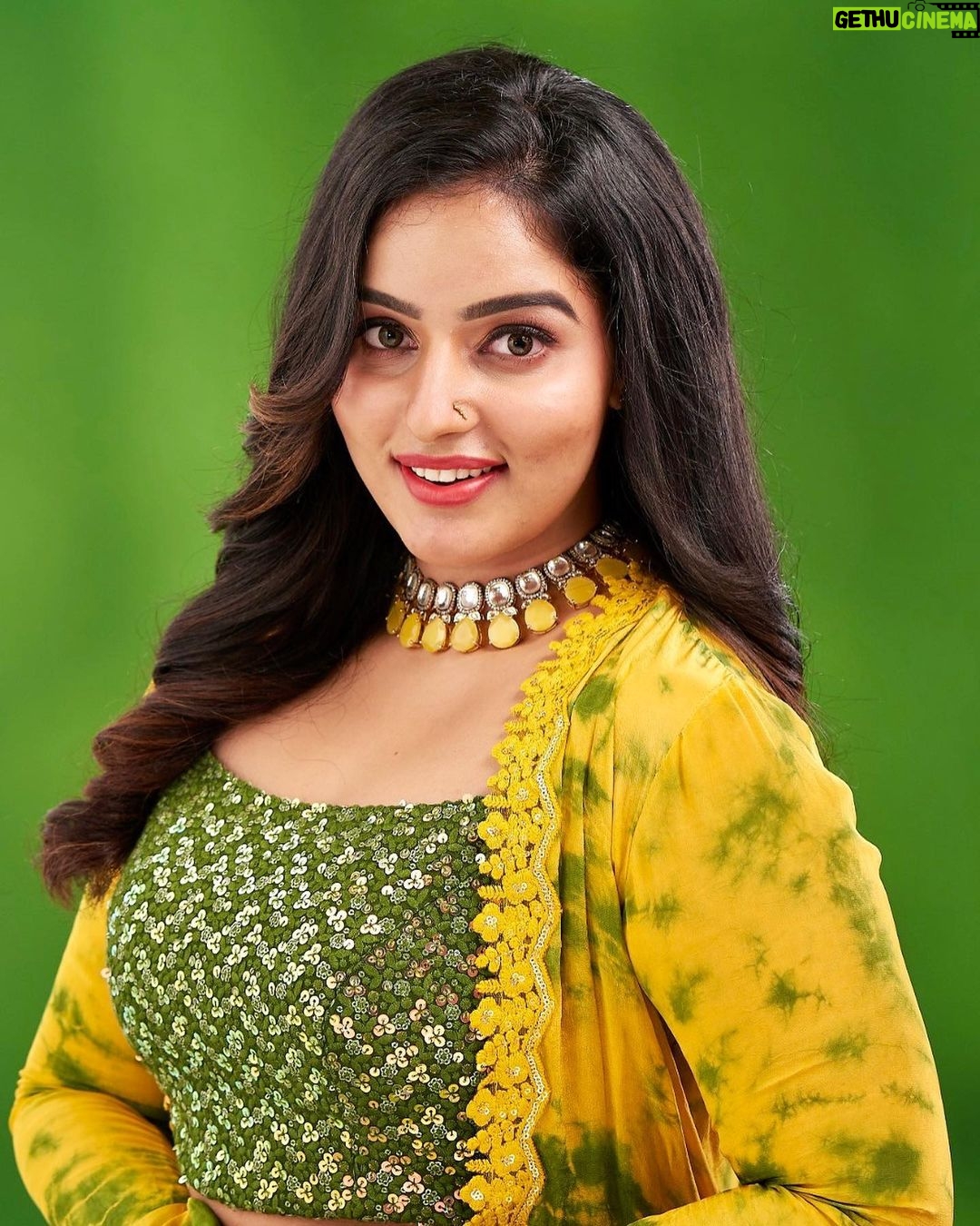 Malavika Menon Instagram – happy new year in advance guysss💝 ️☺️🌈 From ...