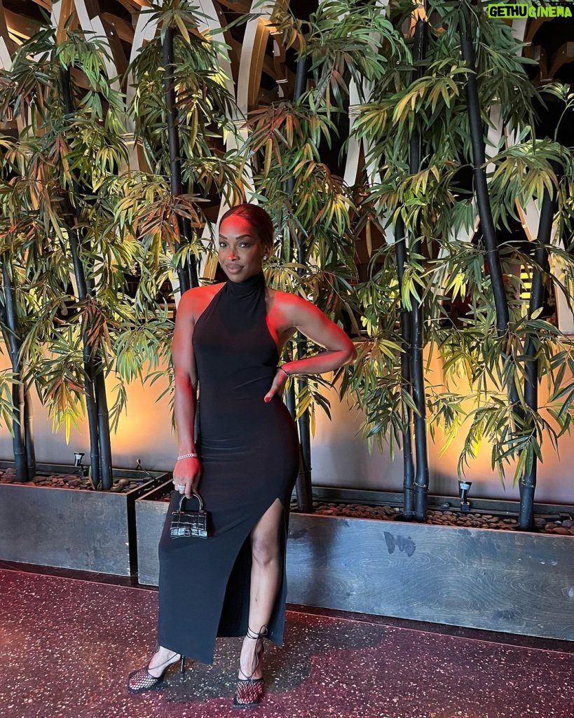 Actress Malika HD Instagram Photos and Wallpapers September 2022 ...