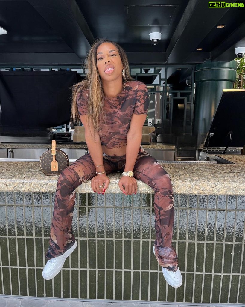 Actress Malika HD Instagram Photos and Wallpapers September 2022 ...