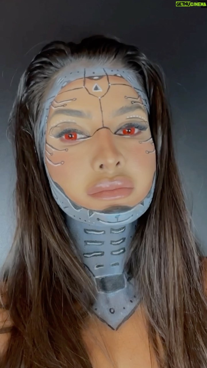 Marina Ferrari Instagram – ROBOT MAKE UP 🤖🫶🏽 Inspiração Halloween 2023 ...