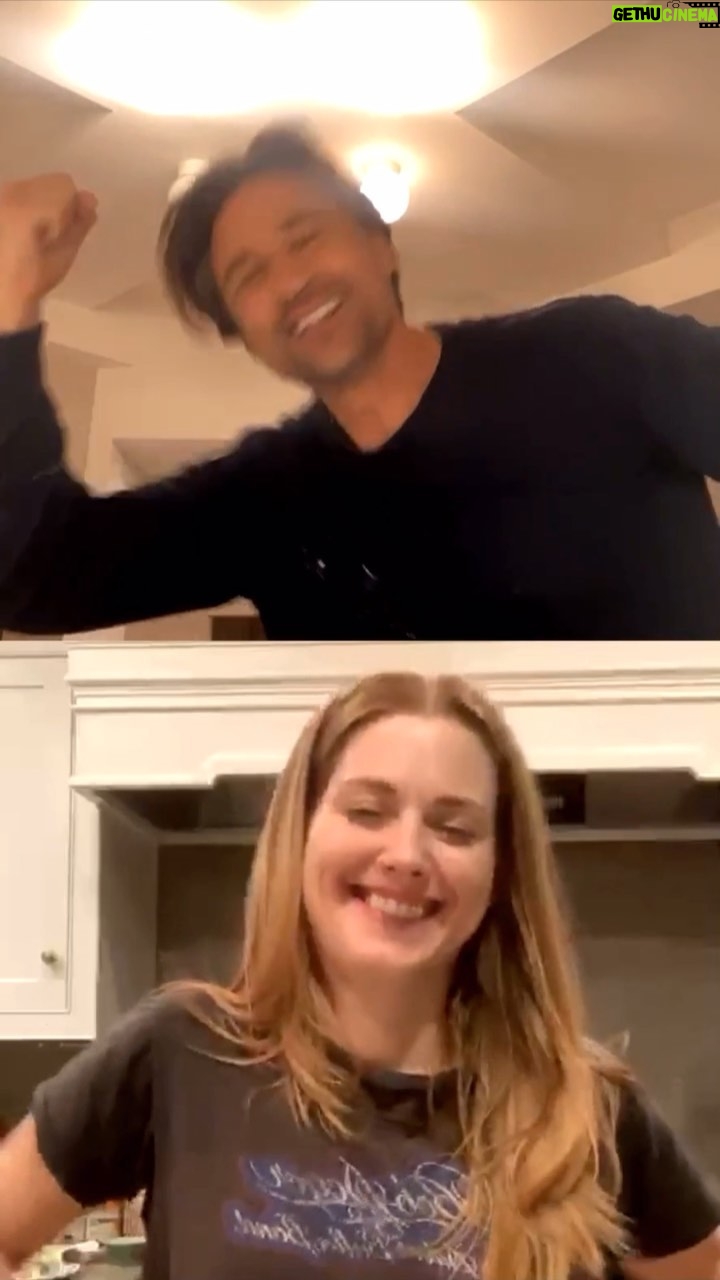 Martin Henderson Instagram – Alex gets an award for the most patient ...