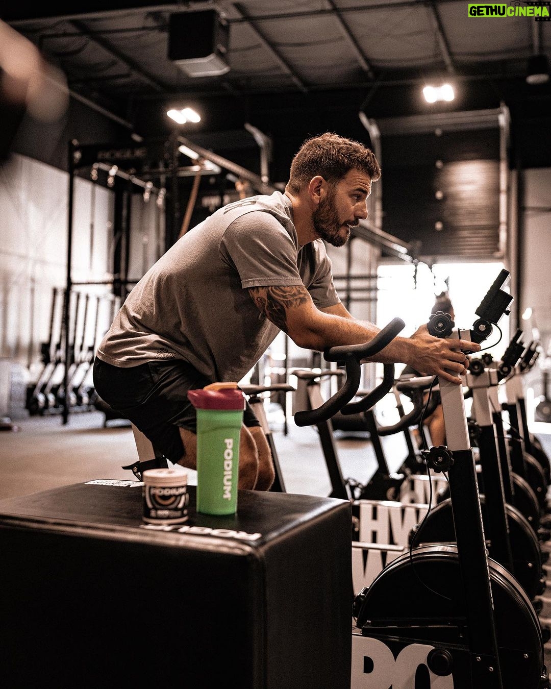 Actor Mat Fraser HD Instagram Photos and Wallpapers August 2023 | Gethu ...