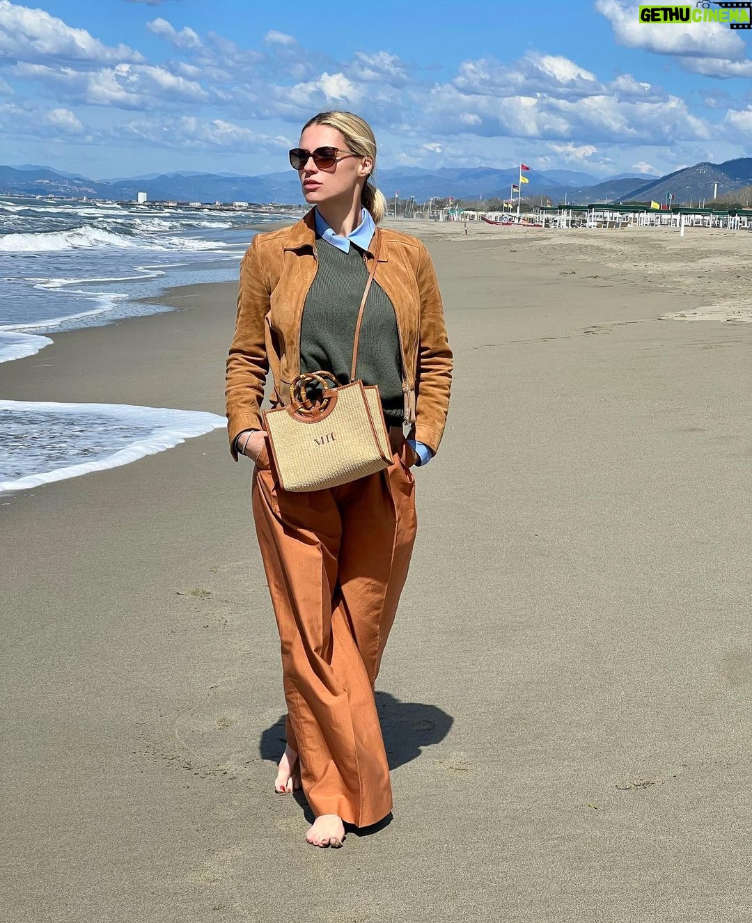Actress Michelle Hunziker HD Instagram Photos and Wallpapers April 2023 ...