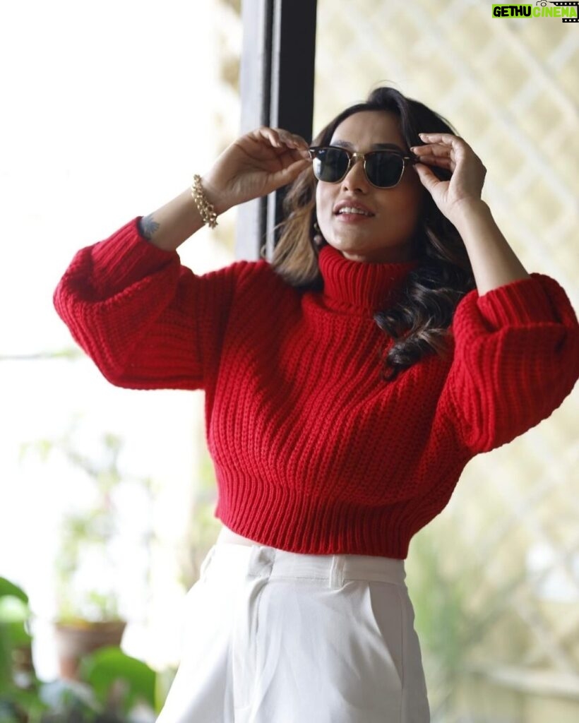Actress Mimi Chakraborty HD Instagram Photos and Wallpapers February ...