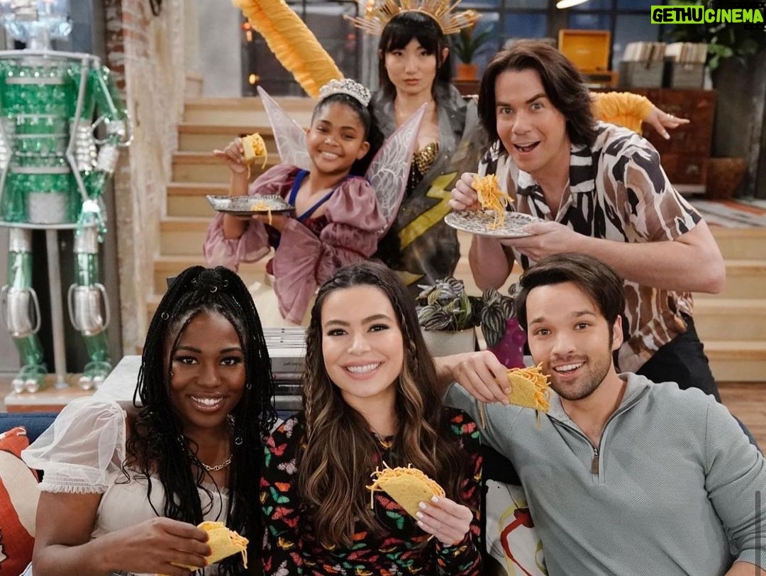 Miranda Cosgrove Instagram – In my natural habitat hanging with my cat ...