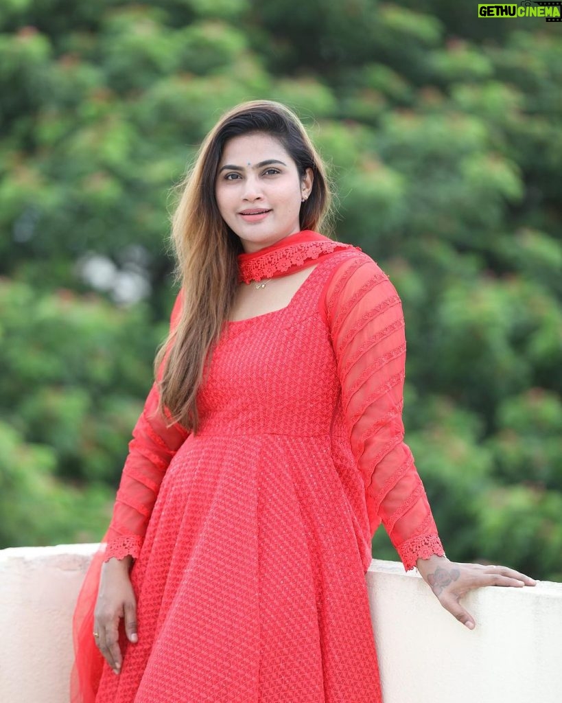Actress Myna Nandhini HD Instagram Photos and Wallpapers August 2023 ...