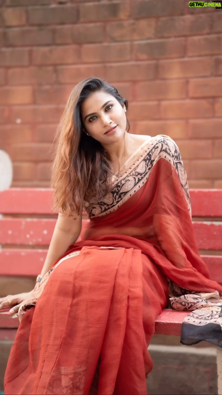 Actress Myna Nandhini HD Instagram Photos and Wallpapers February 2024 ...